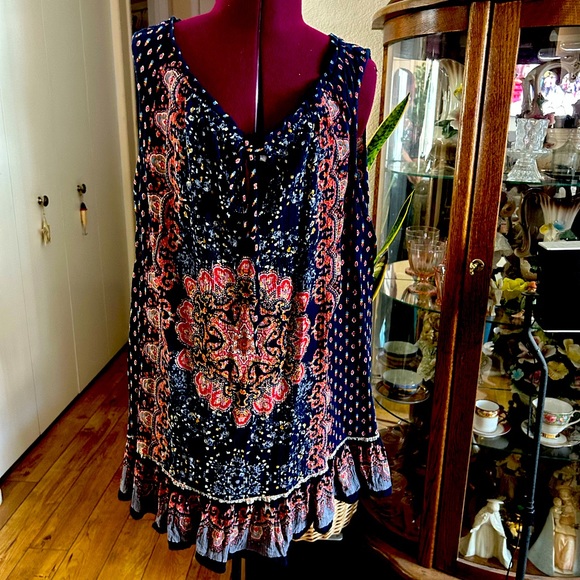 Westport | Tops | Westport Sleeveless Top Paisley Type Design | Poshmark